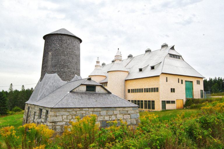 Ministers Island - Crossing the ocean floor and stepping back in time